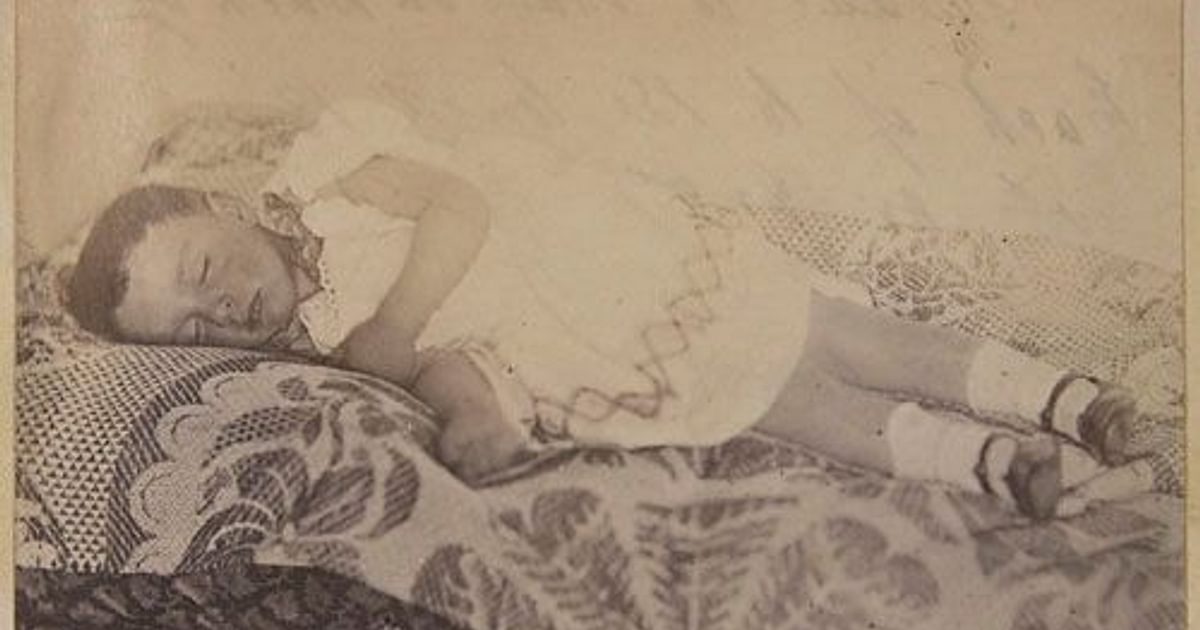 Edgar endormi, de l'album du capitaine Frederick Stevenson | Musée ...