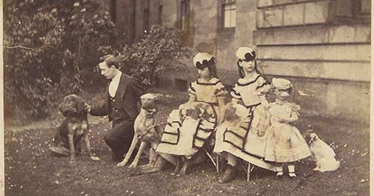 Portrait de famille, de l'album du capitaine Frederick Stevenson ...