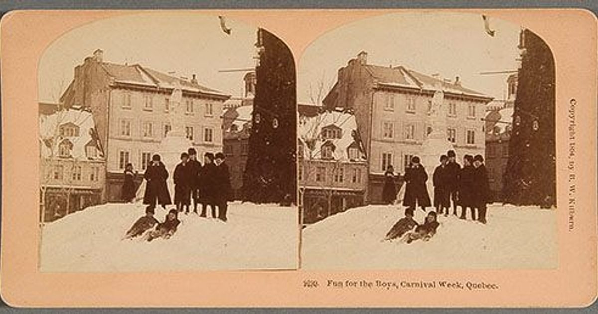Groupe de garçons près de la statue de glace du père Brébeuf par Louis ...