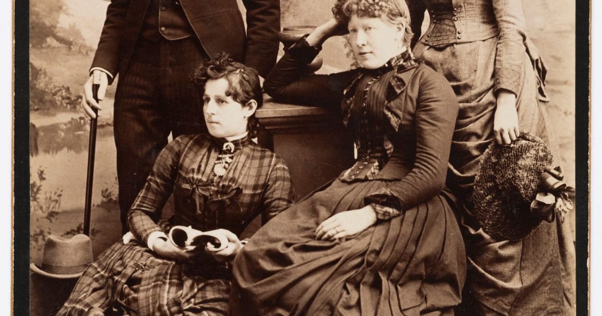 Joseph-Georges Bussières et trois femmes | Musée national des beaux ...