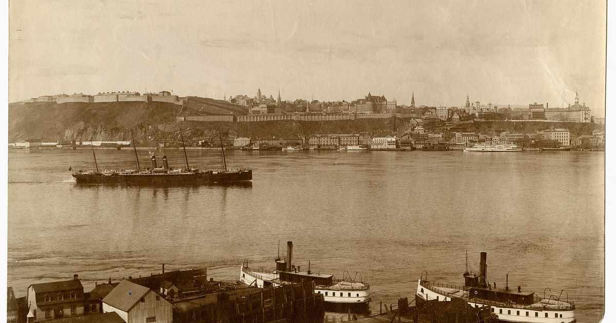 Le Vapeur S.S. « Parisian » sur le fleuve Saint-Laurent, vu de Lévis ...