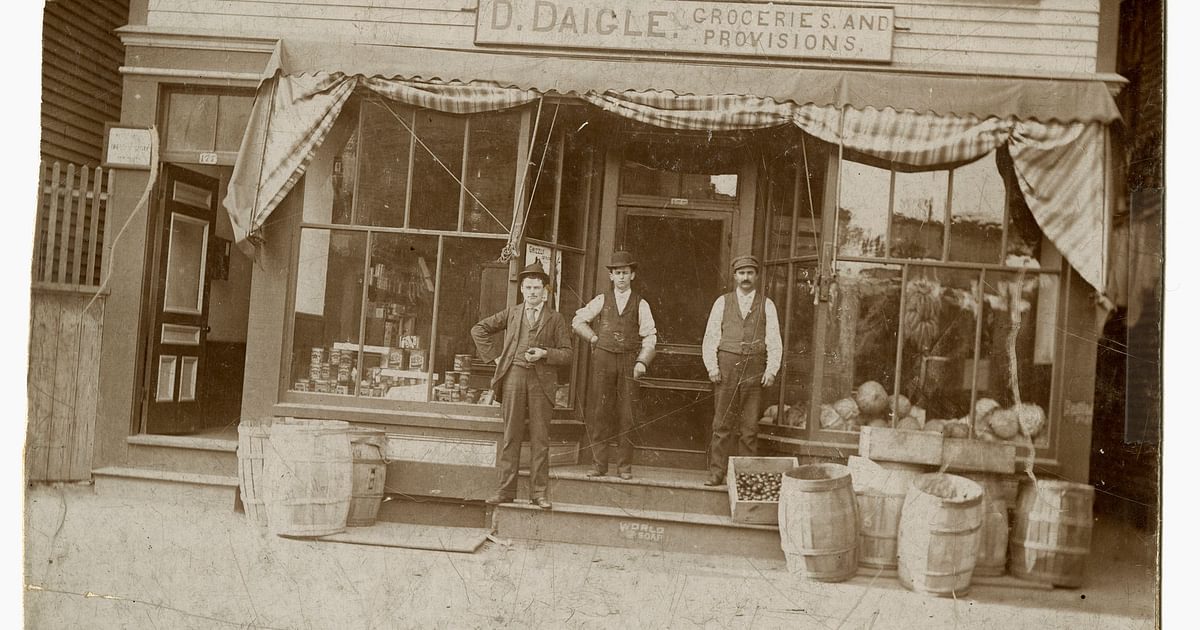 L'Épicerie David Daigle au 175 Valley Street, Lawrence, Massachusetts ...